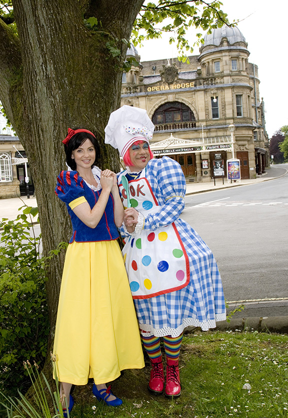 Snow White auditions at Buxton Opera House - I Love Macc